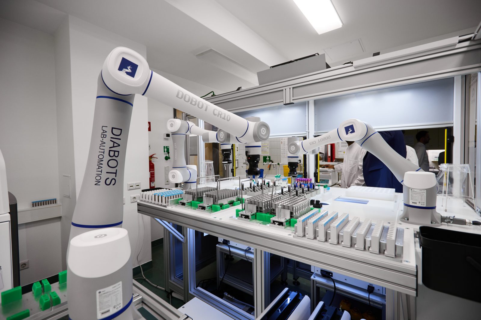 Inbetriebnahme der ersten Labor-Vollautomation - Labor Berlin